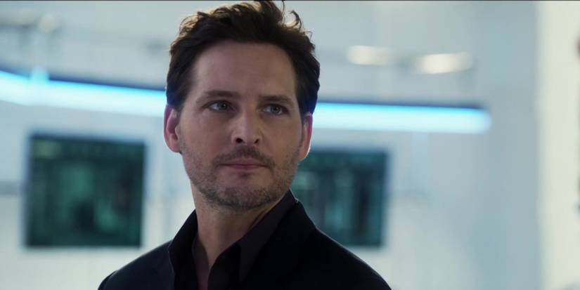 Maxwell Lord: 5 Ways Pedro Pascal Is Comic Accurate (& 5 Peter ...