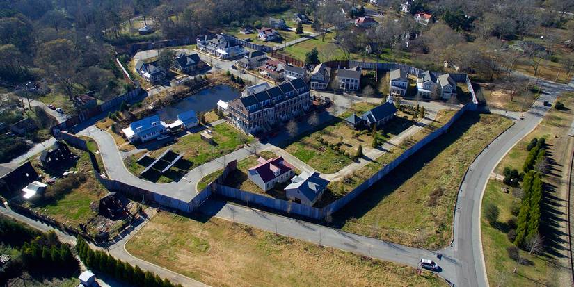 The Walking Dead: 10 Hidden Details About Alexandria That You Might ...