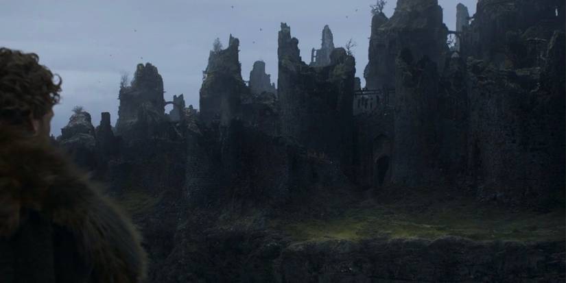 The Curse Of Harrenhal Explained & How It Affects Game Of Thrones