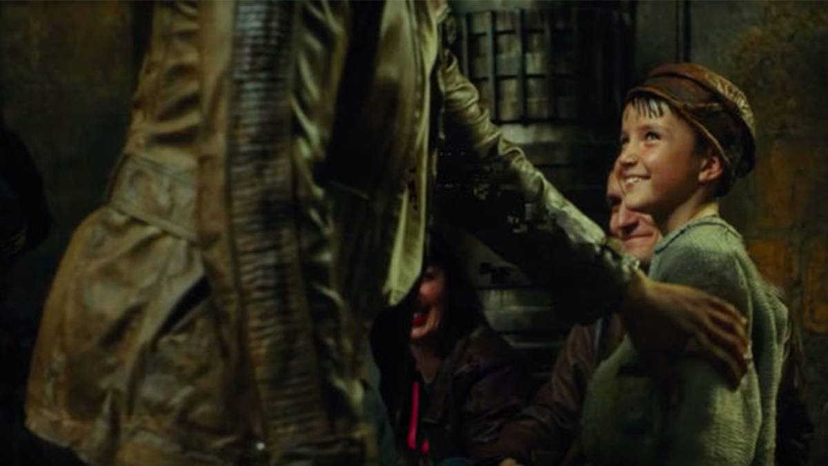 Star Wars Last Jedi Theory: Who is The Broom Boy?
