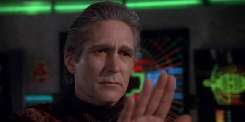How Babylon 5 Introducing A New Main Character In Season 2 Changed The ...