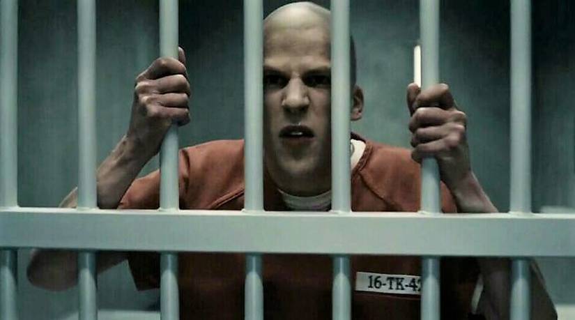 Things Even Die-Hard Fans Completely Missed In DC Movies