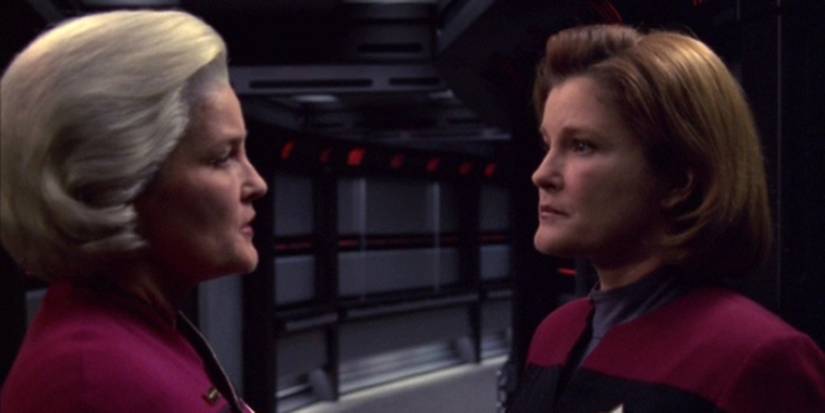 Star Trek: 10 Hidden Details About The Main Characters Of Voyager