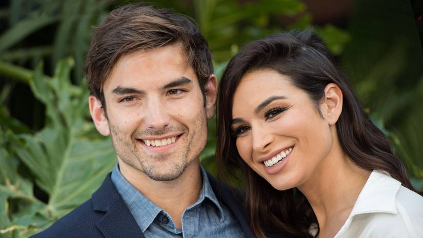 The Bachelor: Ashley Iaconetti & Jared Haibon Reveal New Holiday Decor