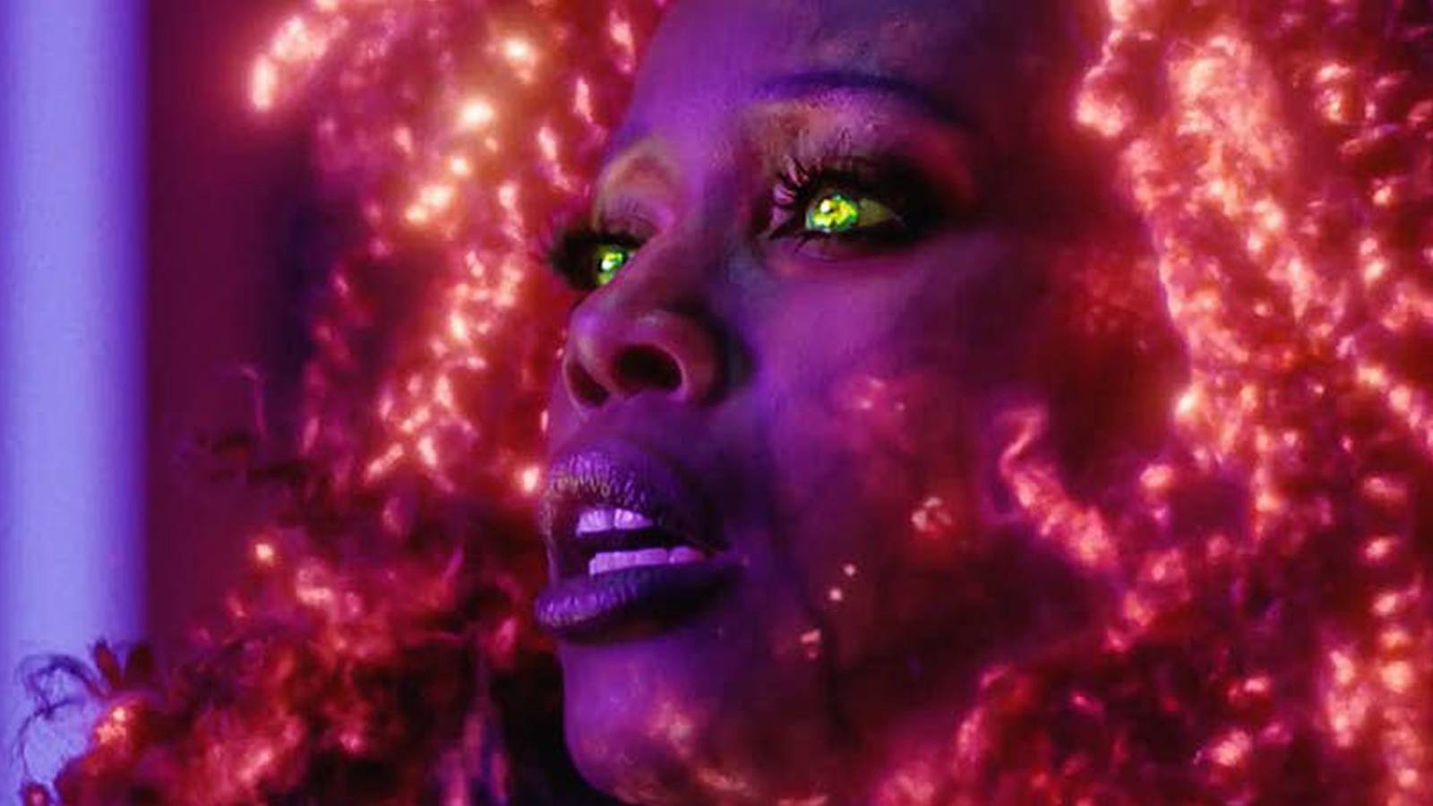 Titans: 20 Craziest Details About Starfire's Anatomy