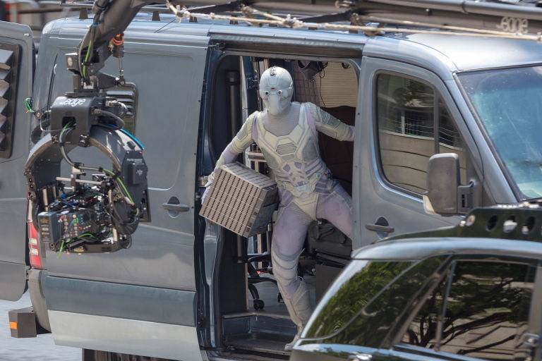 Ant-Man: 25 Behind-The-Scenes Photos That Completely Change The Movies