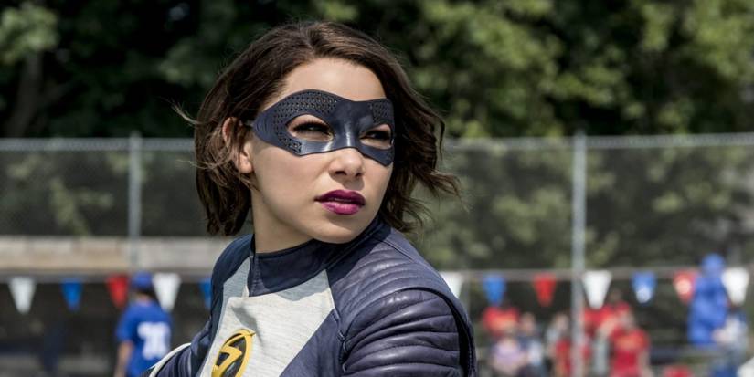 20 Arrowverse Cameos & Guest Stars In The Flash Season 9 Finale