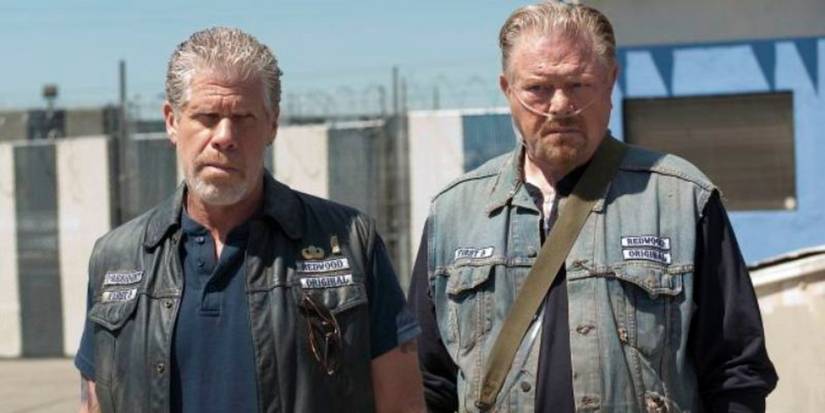 Sons of Anarchy: All 3 Original SAMCRO Members Clay Killed (& Why)