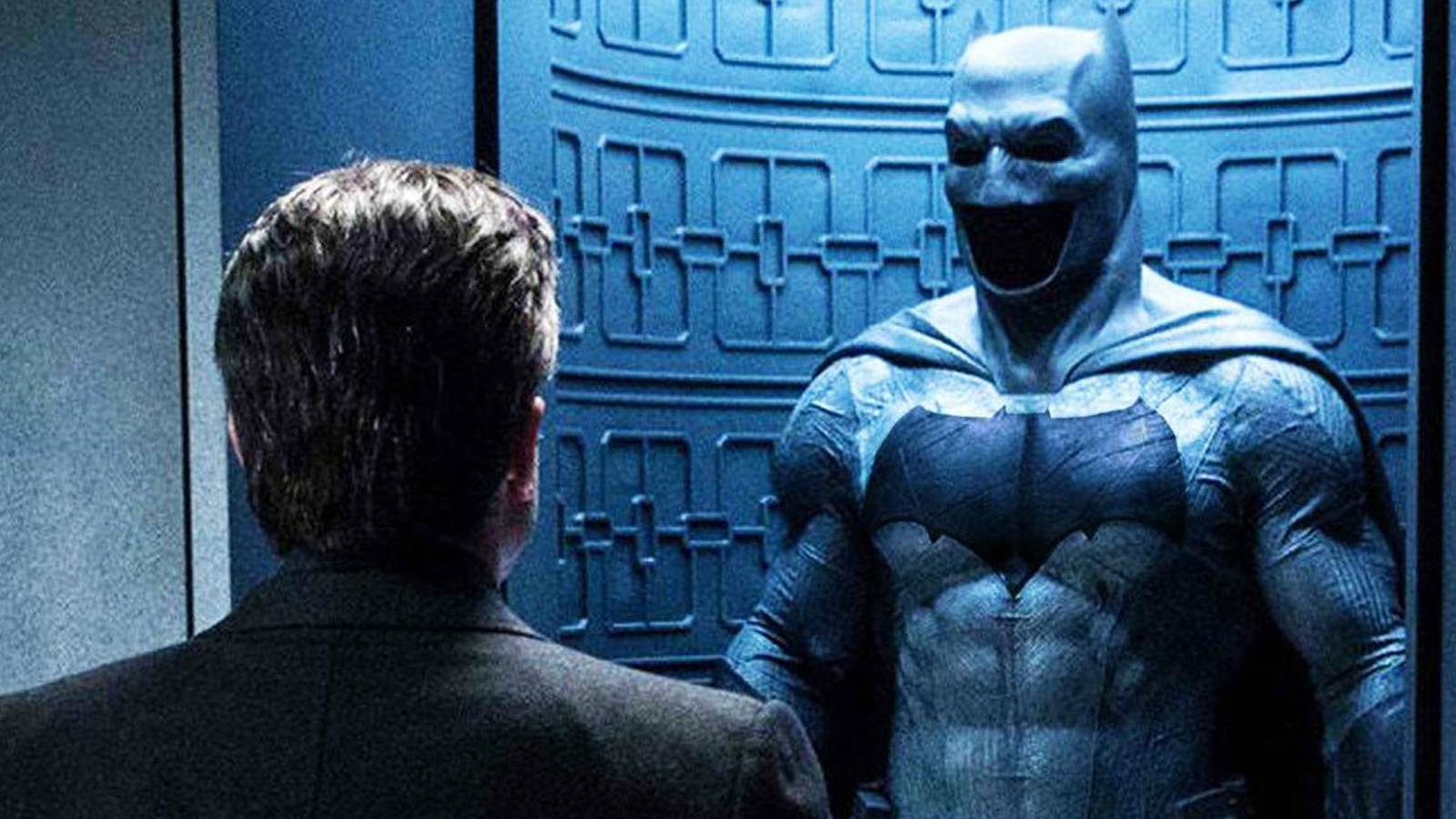 Batman: 20 Facts Only True Fans Know About The Batsuit