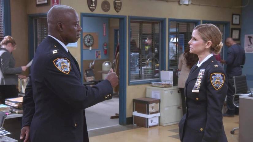Brooklyn Nine-Nine: 10 Of Captain Holt's Funniest Moments
