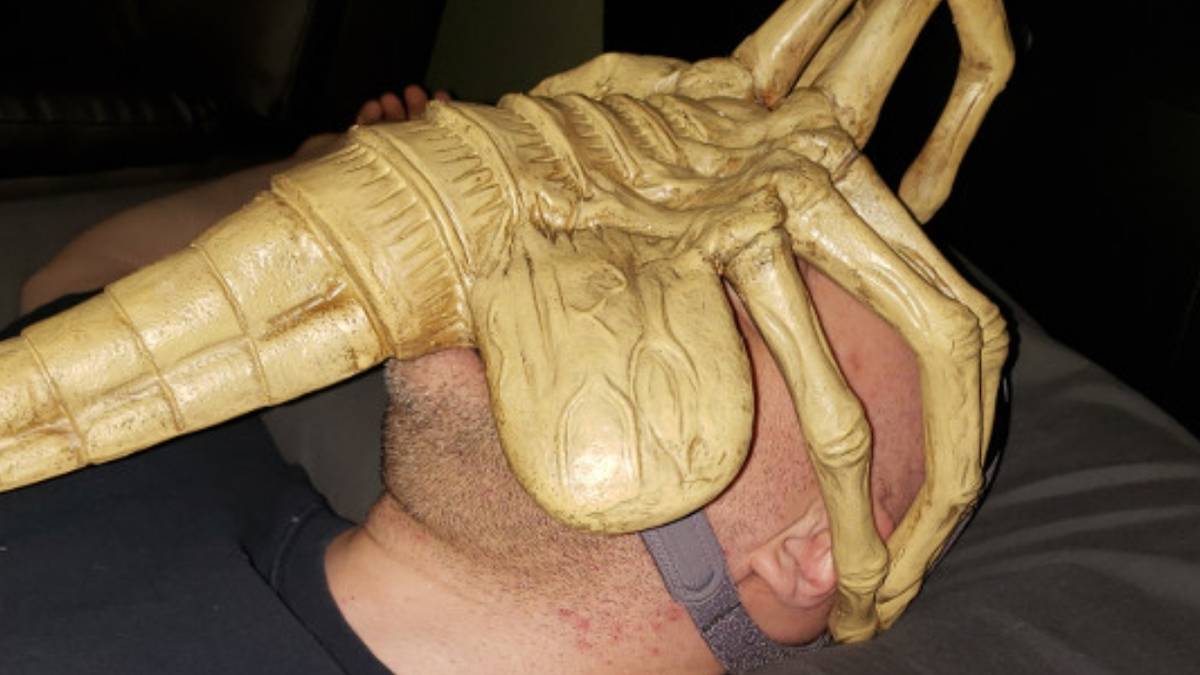 Sci-Fi Author Turns Sleep Apnea Mask Into Alien Facehugger