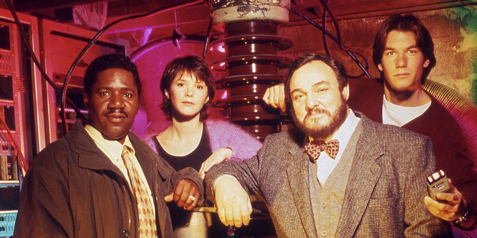 This 1990s Sci-Fi Show With 5 Seasons Is Criminally Overlooked ...