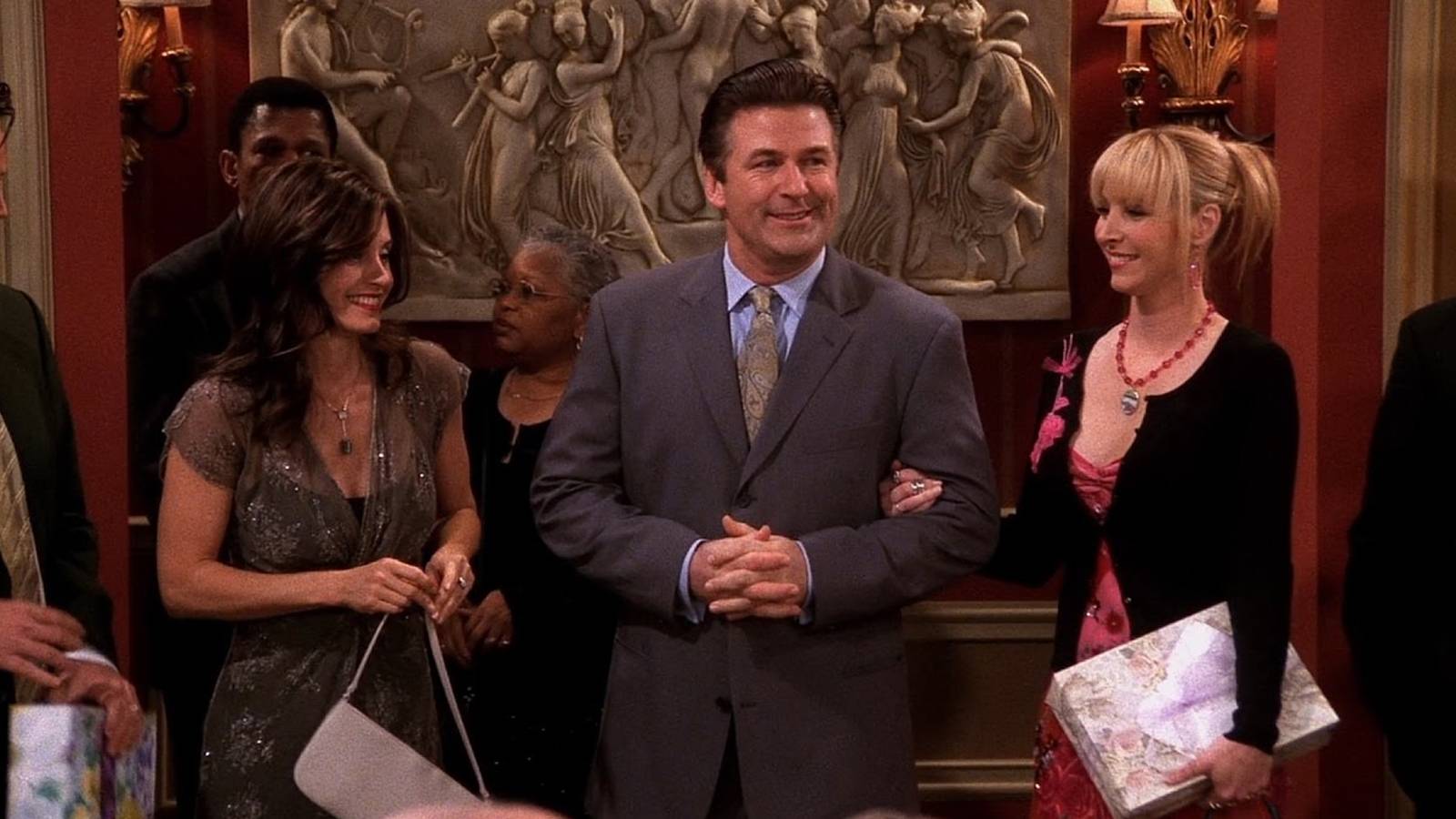 Friends: 20 Things That Make No Sense About Phoebe's Relationships