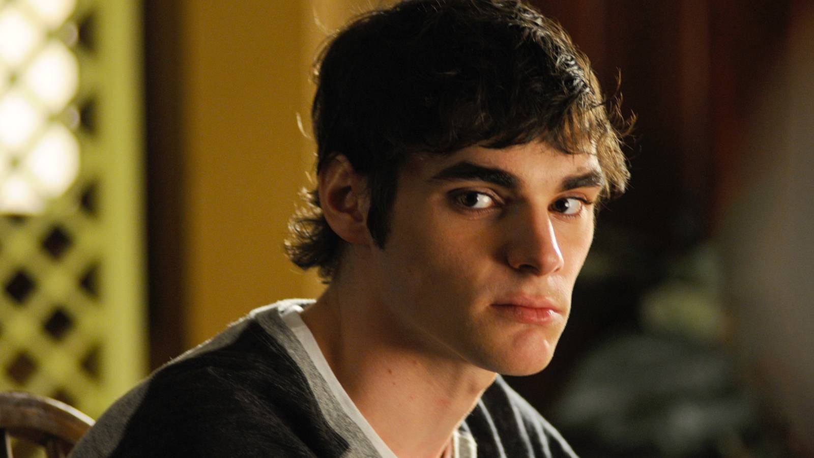 Breaking Bad: Why Walt Jr. Changed His Name To Flynn