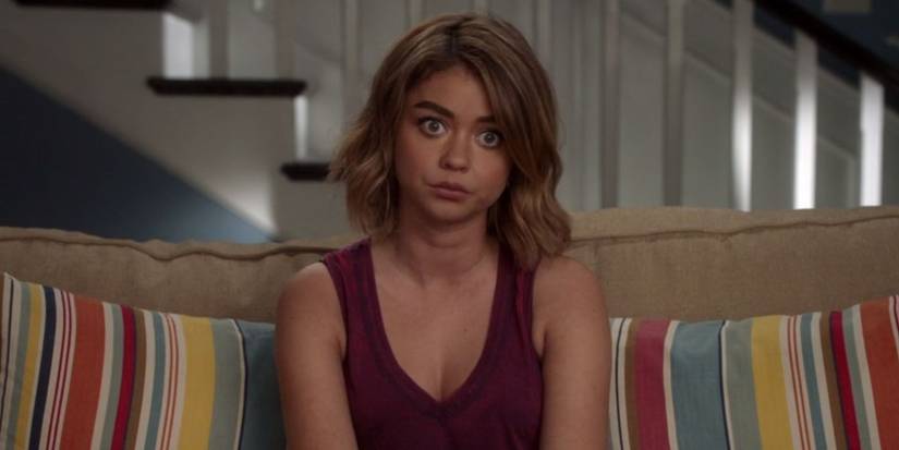 Modern Family: Every College Haley Went To (& Why She Was Kicked Out Of 1)