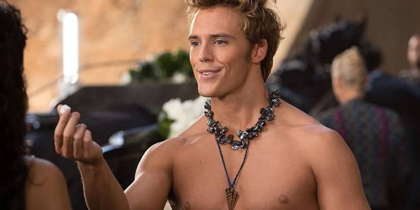 Why The Hunger Games Killed Off Finnick In Mockingjay