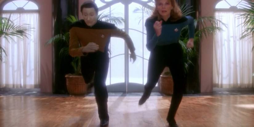 Star Trek: The 10 Funniest TNG Episodes Ever