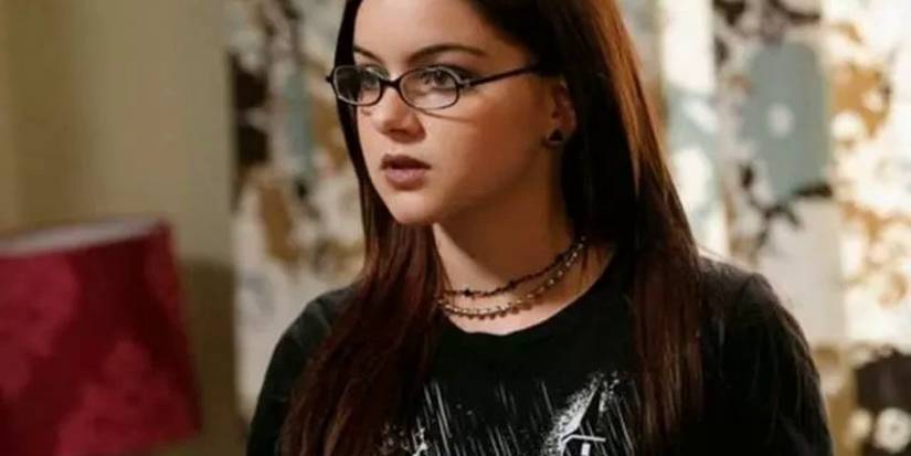 Modern Family: Why Alex Is Actually The Show's Main Character