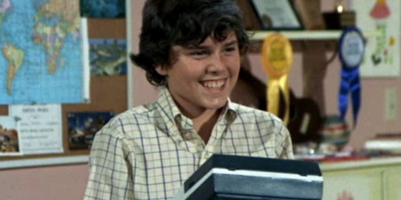 The Brady Bunch: 10 Rules Members Of The Family Have To Follow