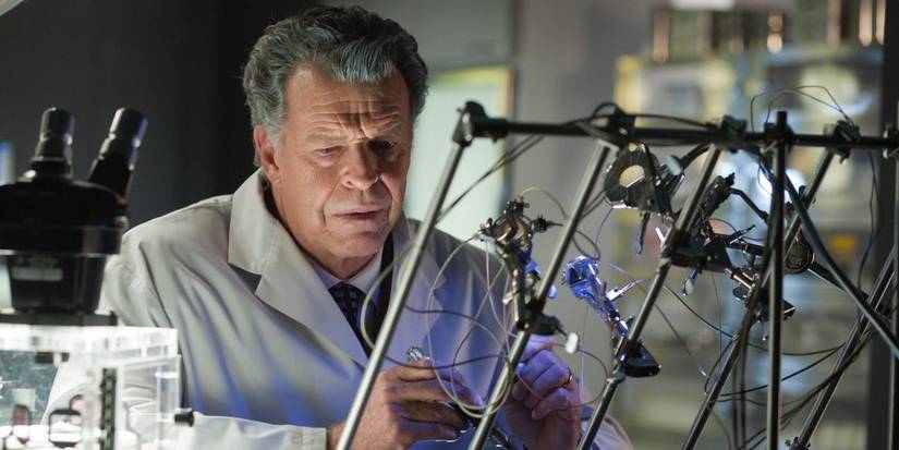 Fringe's Multiverse Story Means A Revival MUST Happen