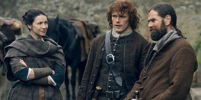 Outlander: 10 Jamie Mannerisms From The Book Sam Heughan Nails