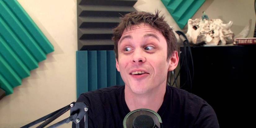 The 10 Best (& Most Terrifying) Horror Podcasts Of All Time
