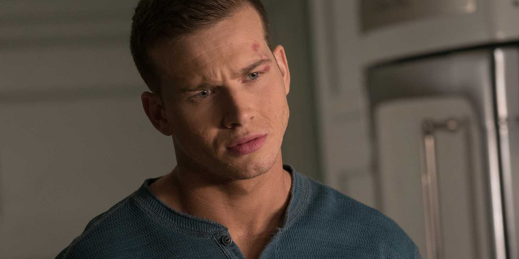 "A Long Time Coming": 9-1-1 Star Reacts To Buck's Surprise Season 7 Kiss