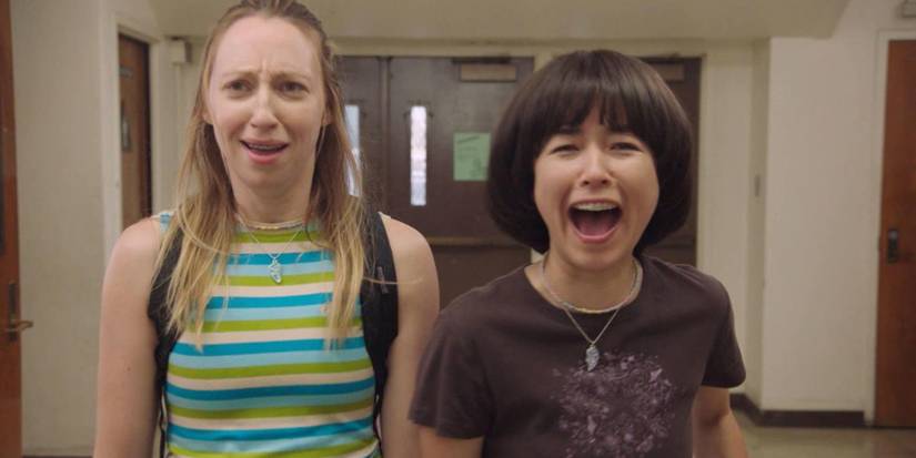 PEN15: 10 Weirdest Scenes From The First Episode