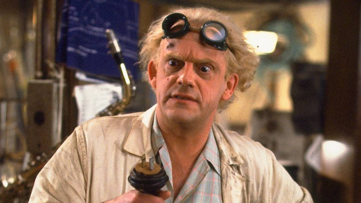 Christopher Lloyd Opens A DeLorean Time Capsule In Back To The Future ...