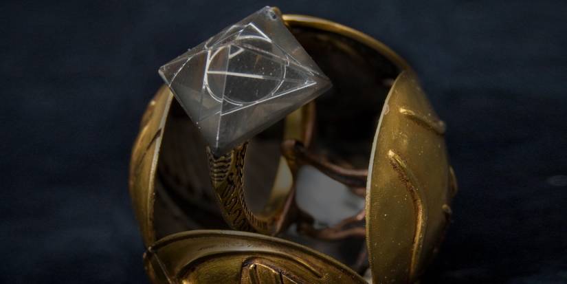 How Harry Potter Survived The Killing Curse in The Deathly Hallows