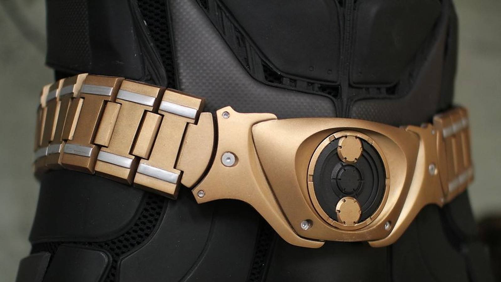 Batman: 10 Coolest Gadgets In His Utility Belt