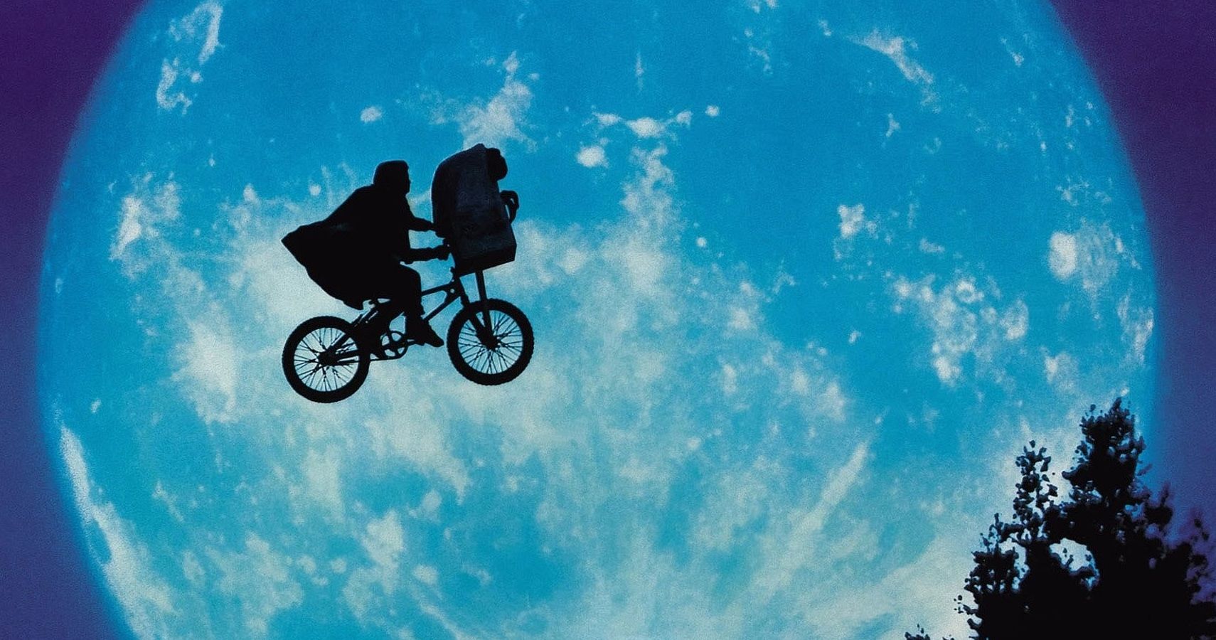 Phone Home: 10 Behind-The-Scenes Facts About E.T. The Extra Terrestrial