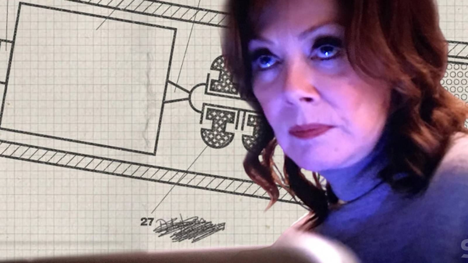 Watchmen Reveals Origin Of Laurie Blake's Blue Dr. Manhattan Dildo
