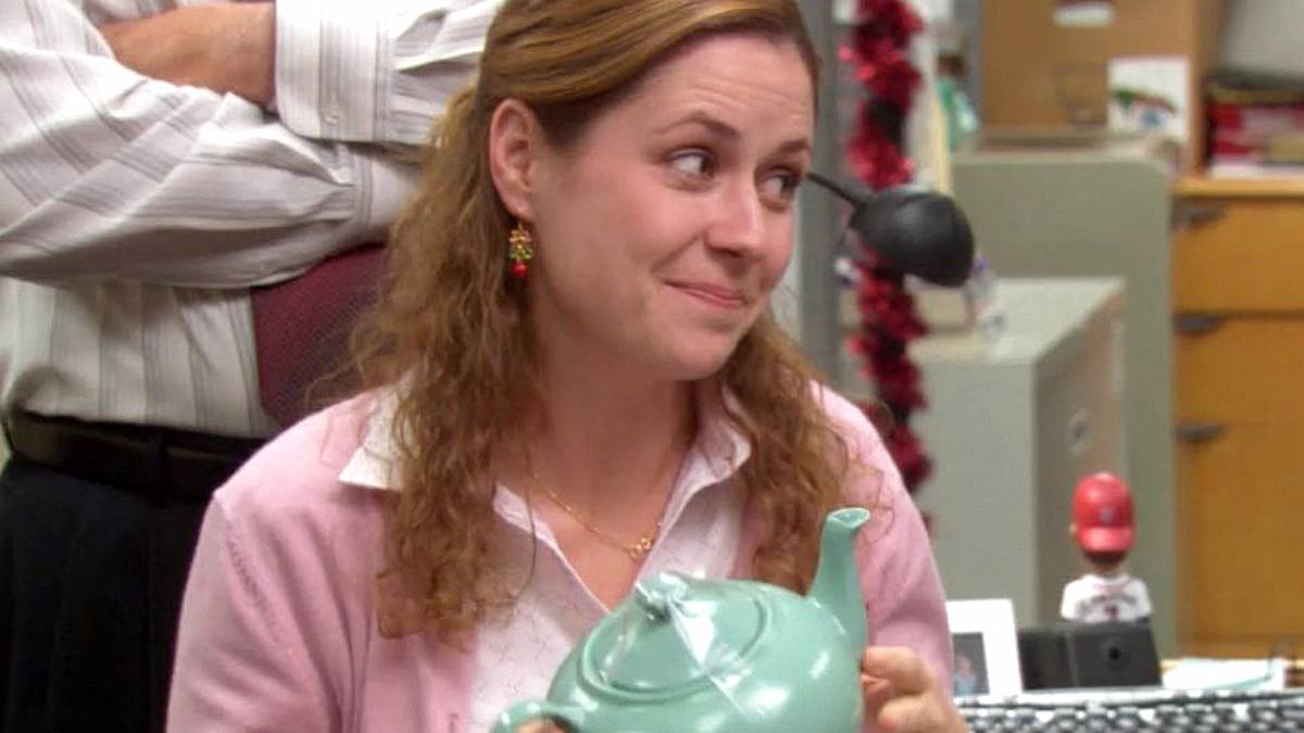 The Office: What Was In Jim’s Teapot Gift To Pam