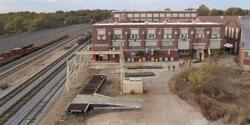 Every Walking Dead Community & How Many People Lived There