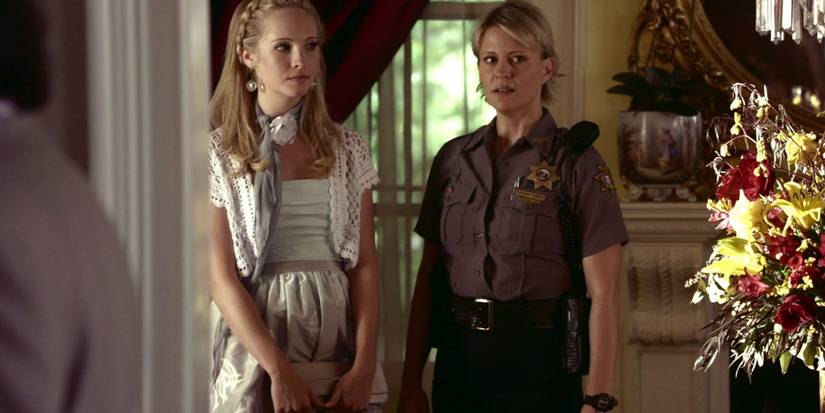 The Vampire Diaries: 10 Differences Between Caroline In The Books & The ...