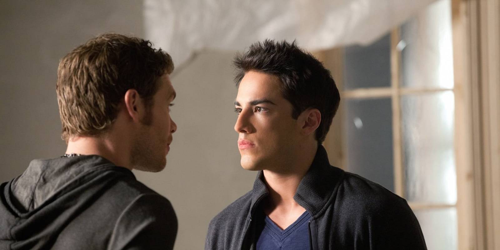 Vampires And Werewolves' Rivalry In The Vampire Diaries Explained