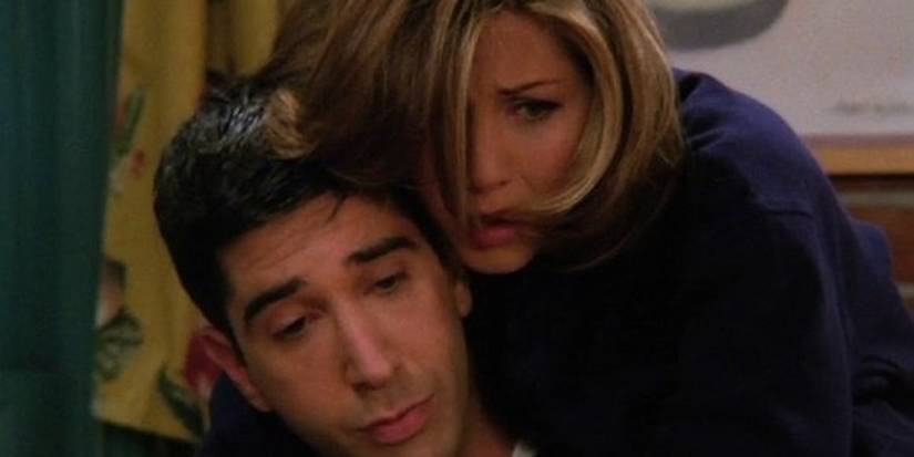 Friends: 10 Biggest Ways Rachel Changed From Season 1 To The Finale