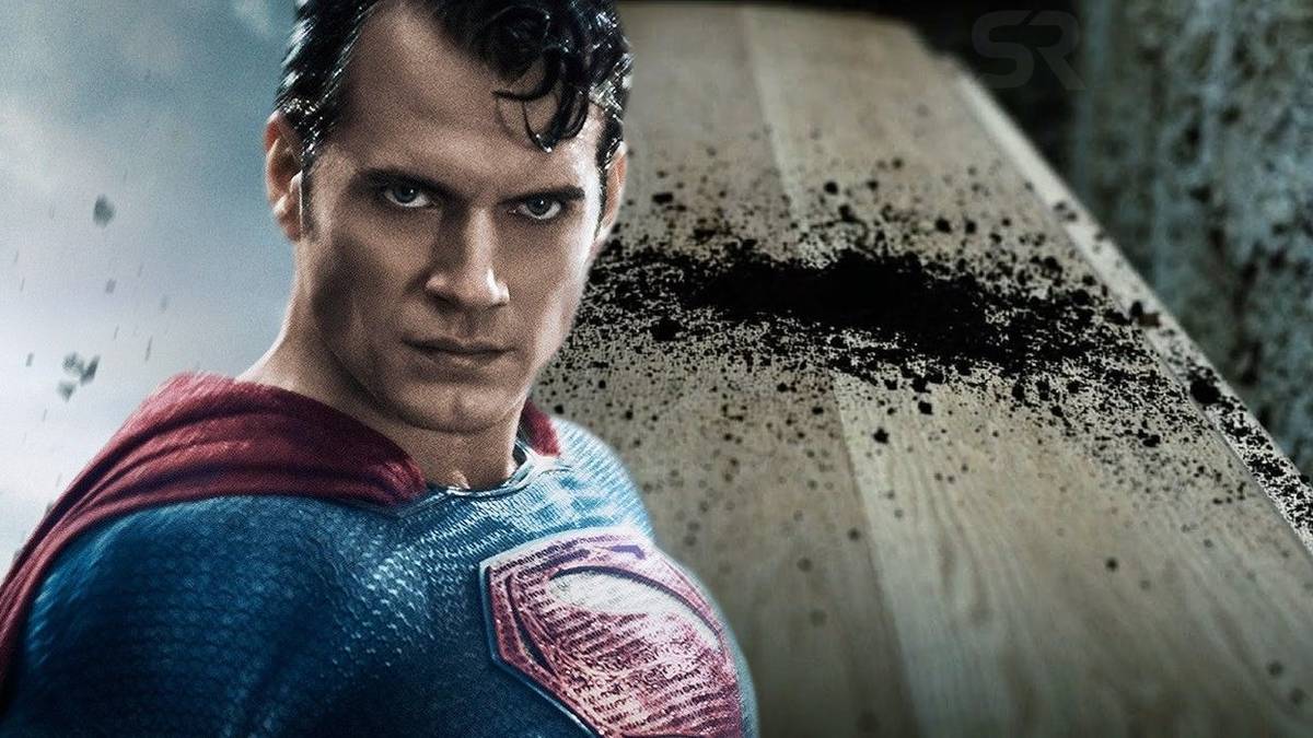 Batman v Superman: Dirt on Superman's Coffin Isn't a Cliffhanger
