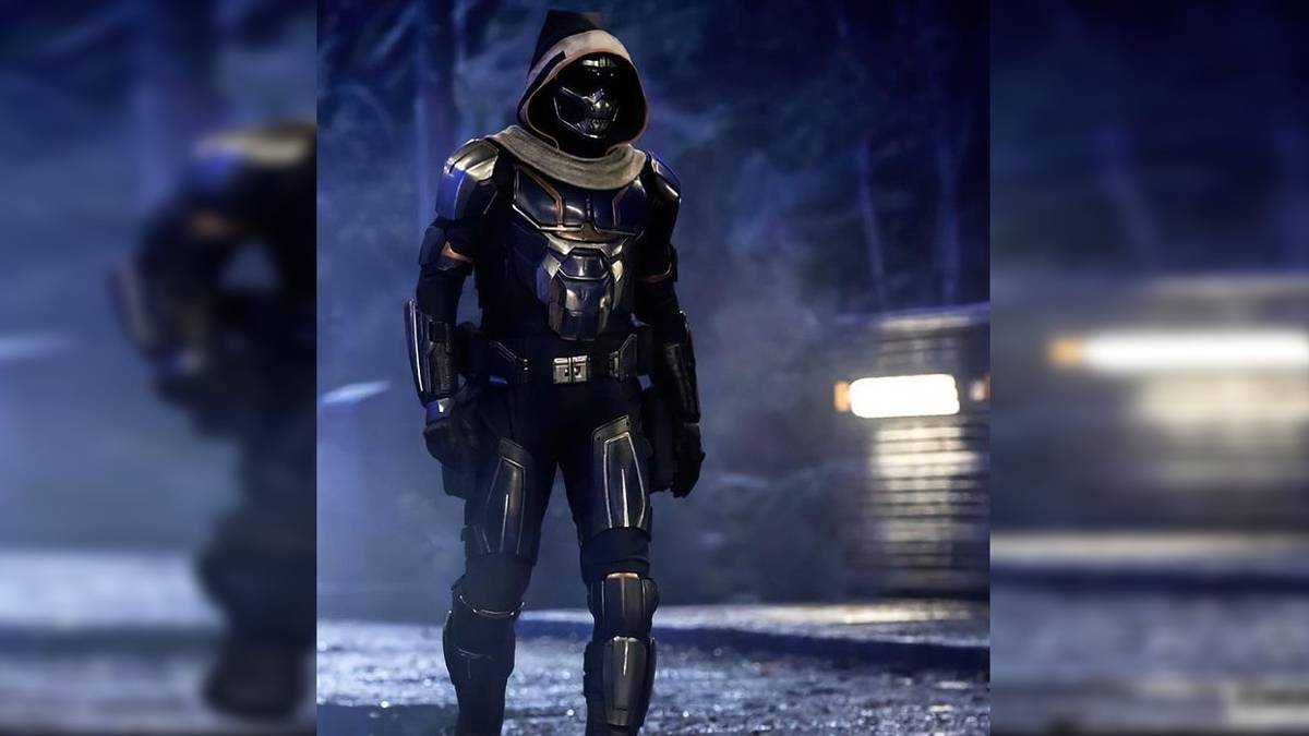 Black Widow Movie Image Reveals New Taskmaster Costume Details
