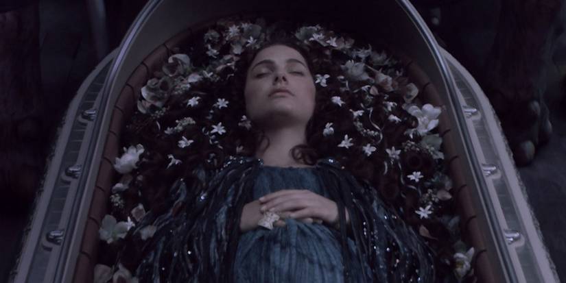 The 10 Best Padme Amidala Outfits, Ranked