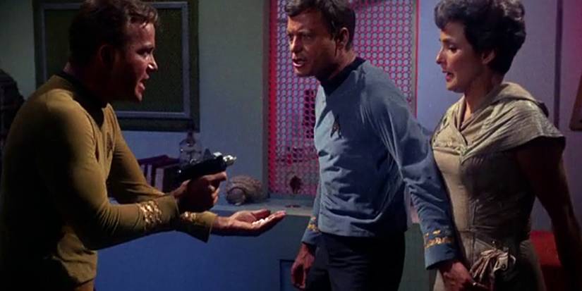 Star Trek: 10 Reasons Why Kirk Is Actually The Worst Captain