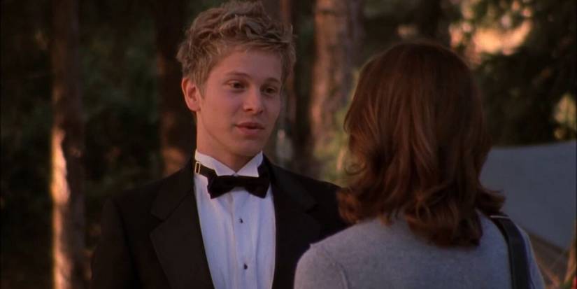 Gilmore Girls: 12 Saddest Things About Logan