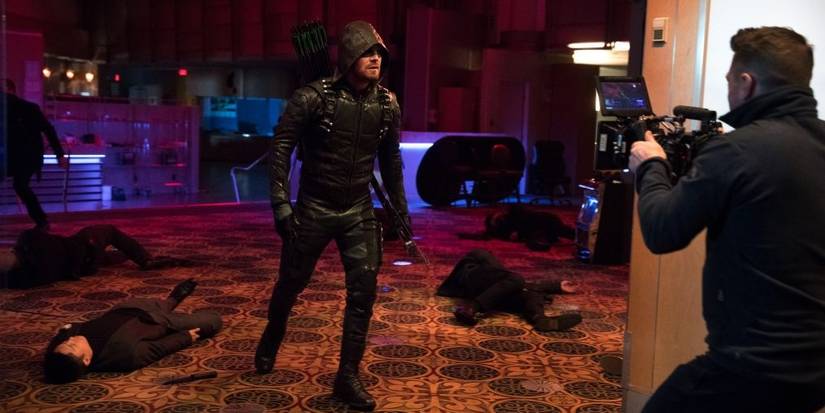 10 Best Behind The Scenes Photos From Arrow