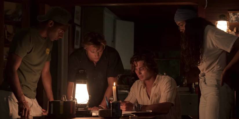 Outer Banks: 5 Ways JJ And Rafe Are Similar (& 5 They’re Nothing Alike)