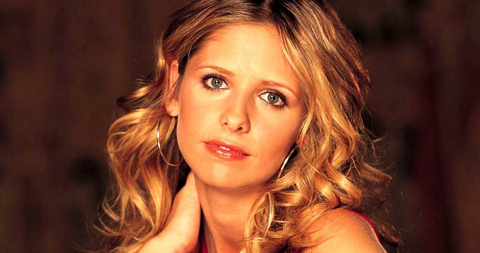 Sarah Michelle Gellar Teams Up With New Buffy Star In Vampire Slayer ...