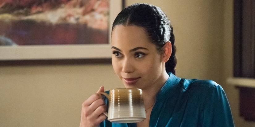 5 Reasons Macy Is The Best Charmed One (& 5 Reasons It’s Mel)