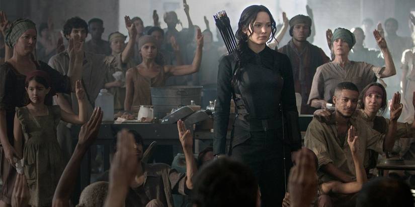 The Hunger Games: 10 Things Only Book Fans Know About The Everdeens