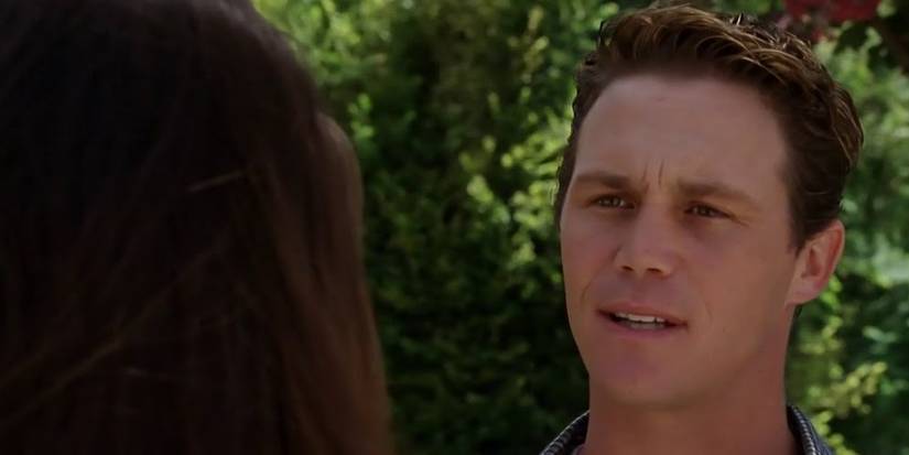 5 Reasons Harry Is The Best Whitelighter on Charmed (& 5 Reasons It’s Leo)
