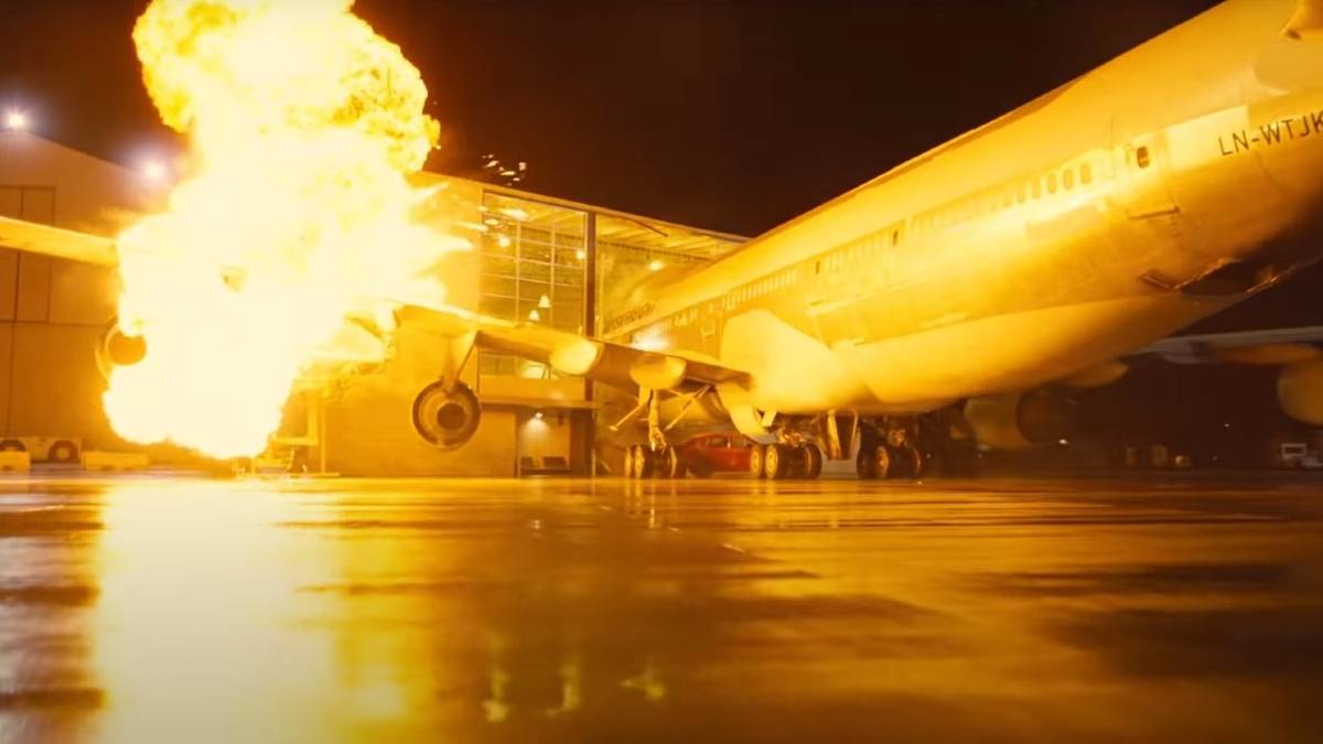 Tenet Crashed A Real Airplane Into A Building For That Explosive Scene